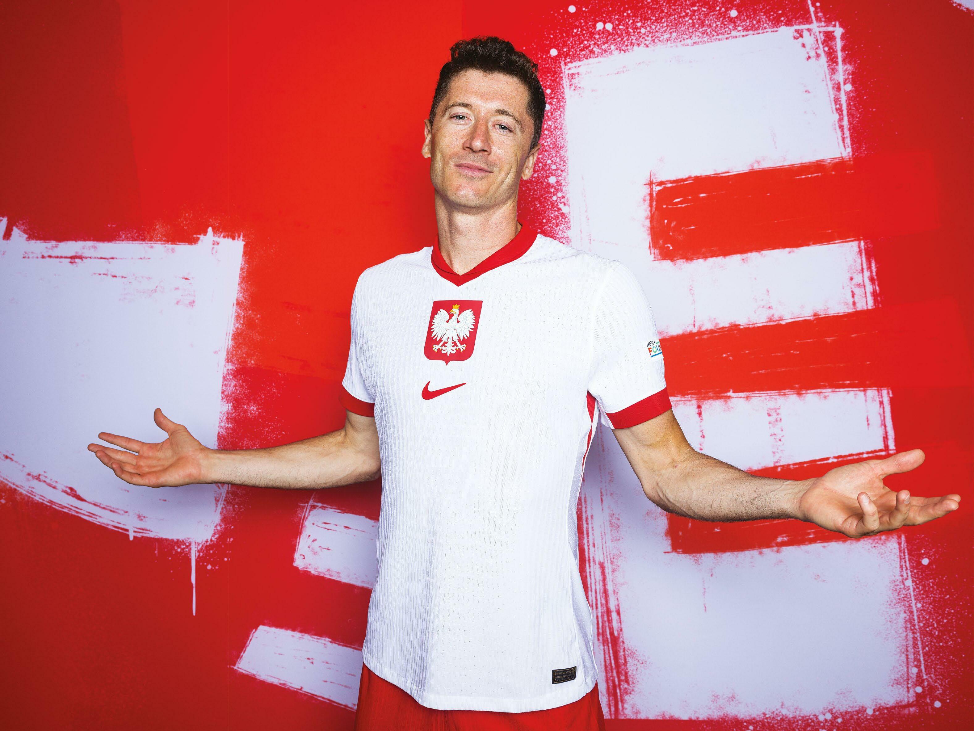 ROBERT LEWANDOWSKI | FourFourTwo UK - sports - Read this story on ...