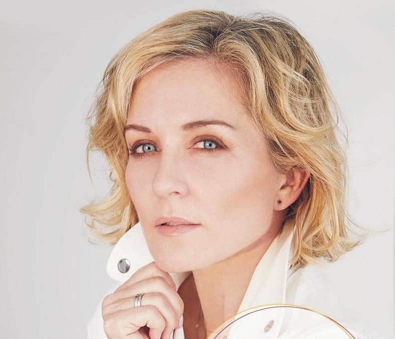 Amy Carlson Blue Bloods Hairstyle