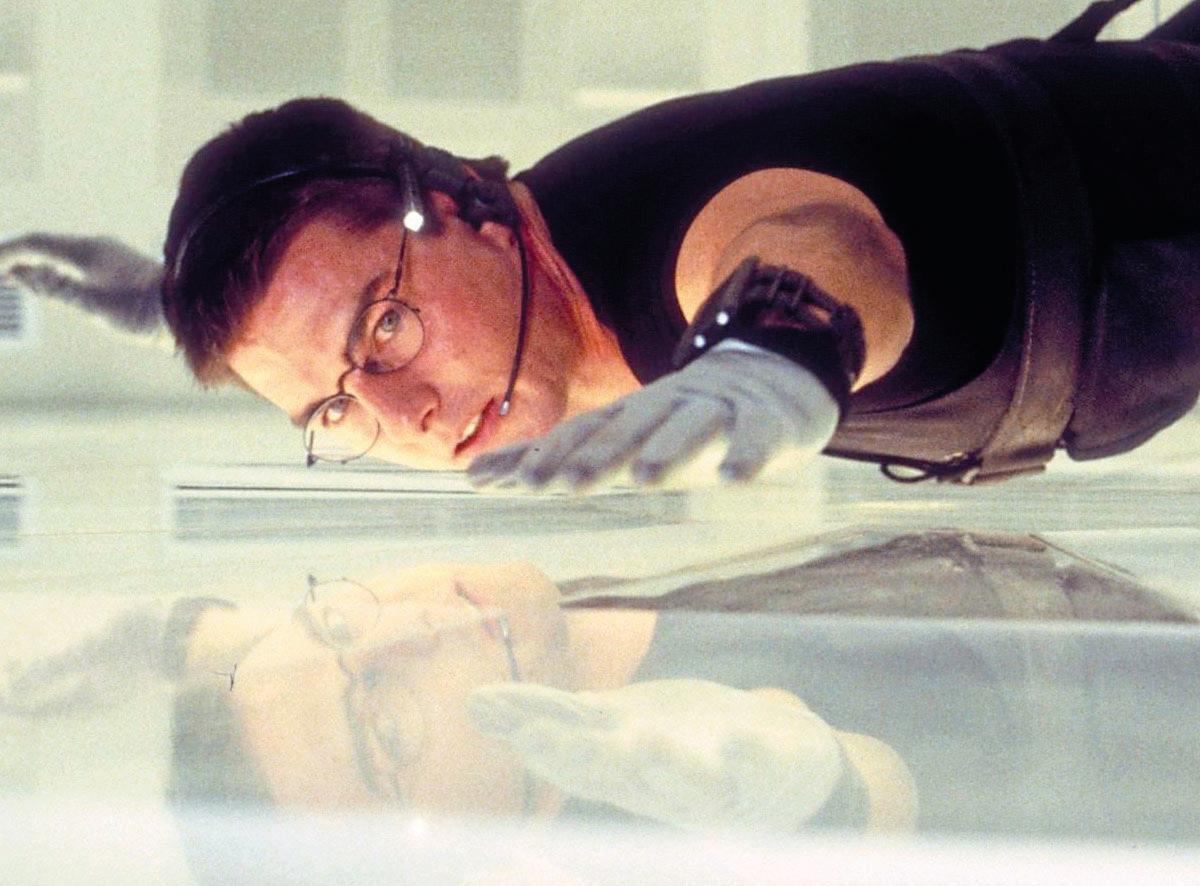 TOM SAVES FACE! | Globe US - Celebrity - Read this story on Magzter.com