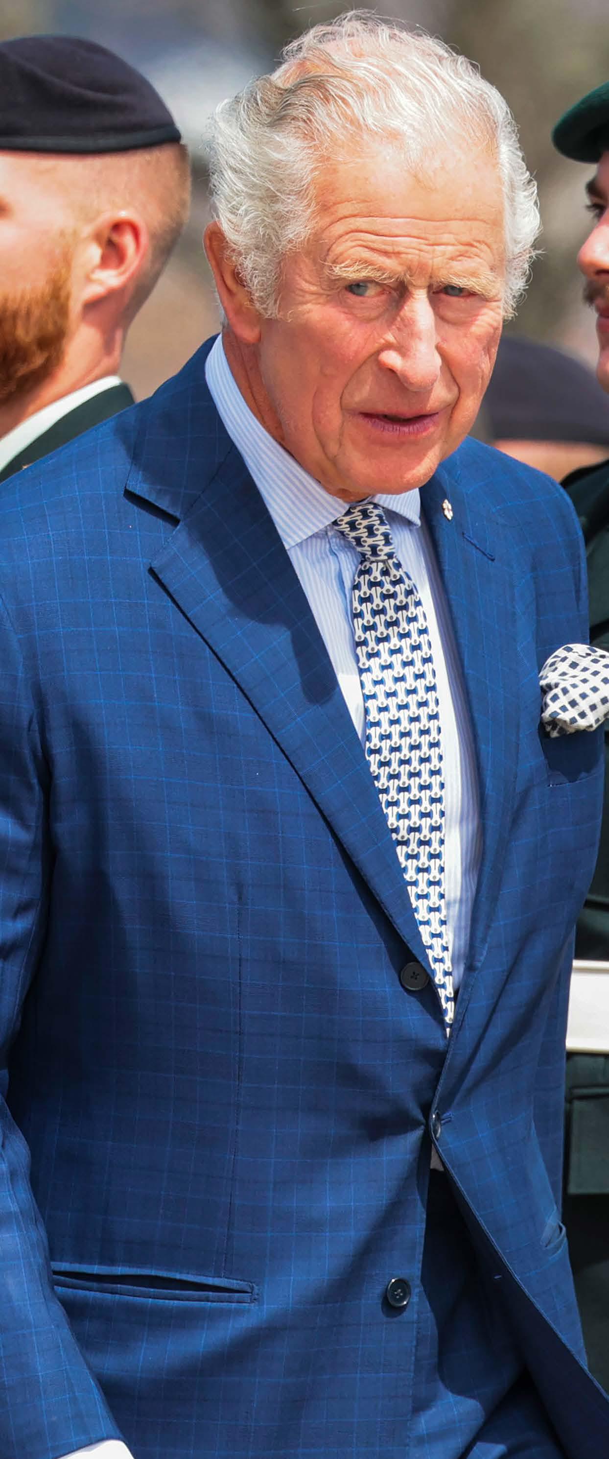 Furious Charles CUTS HARRY OFF? | New Idea - lifestyle - Read this story on Magzter.com