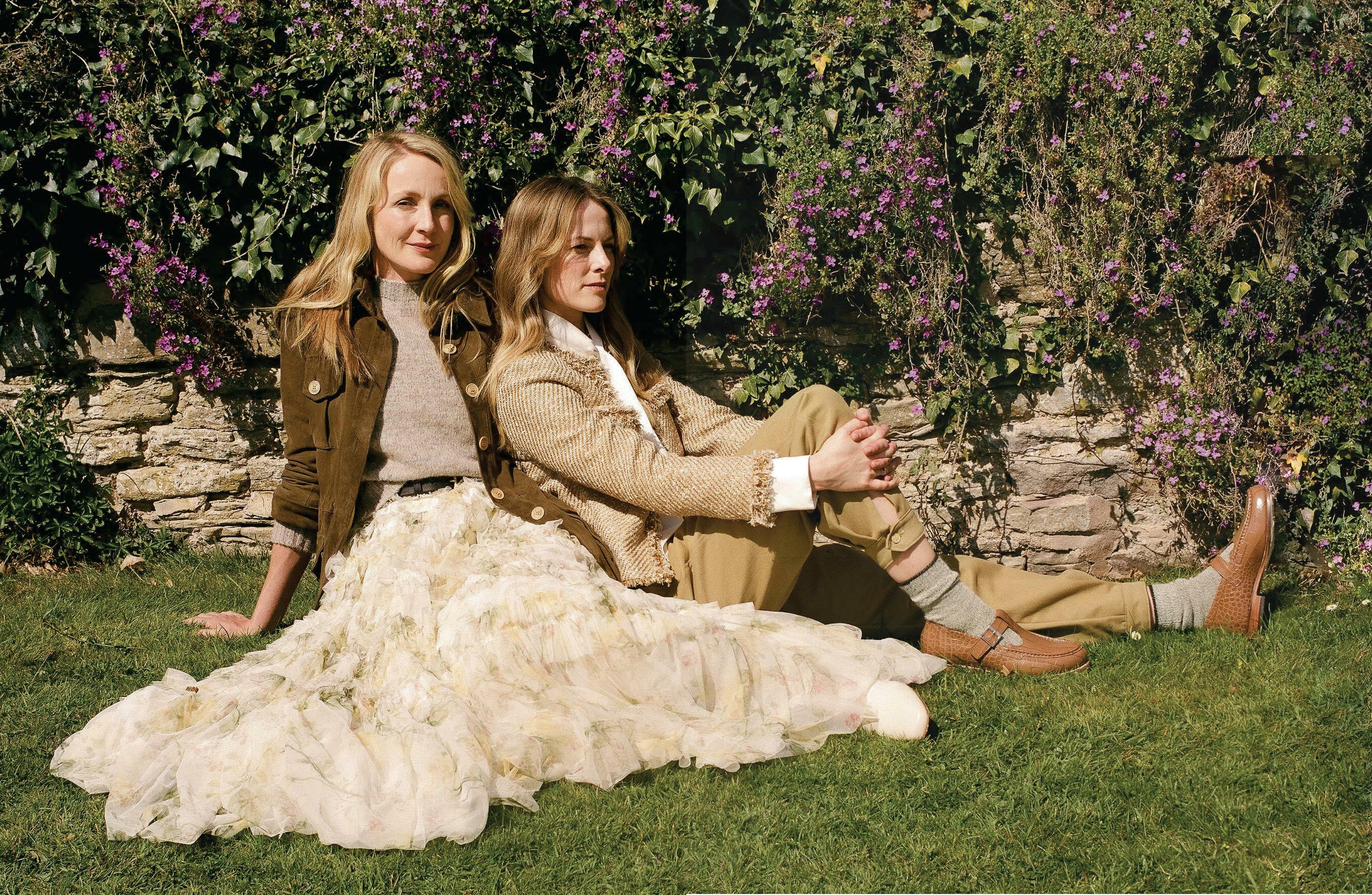 SISTERS IN STYLE | HELLO! UK - celebrity - Read this story on Magzter.com