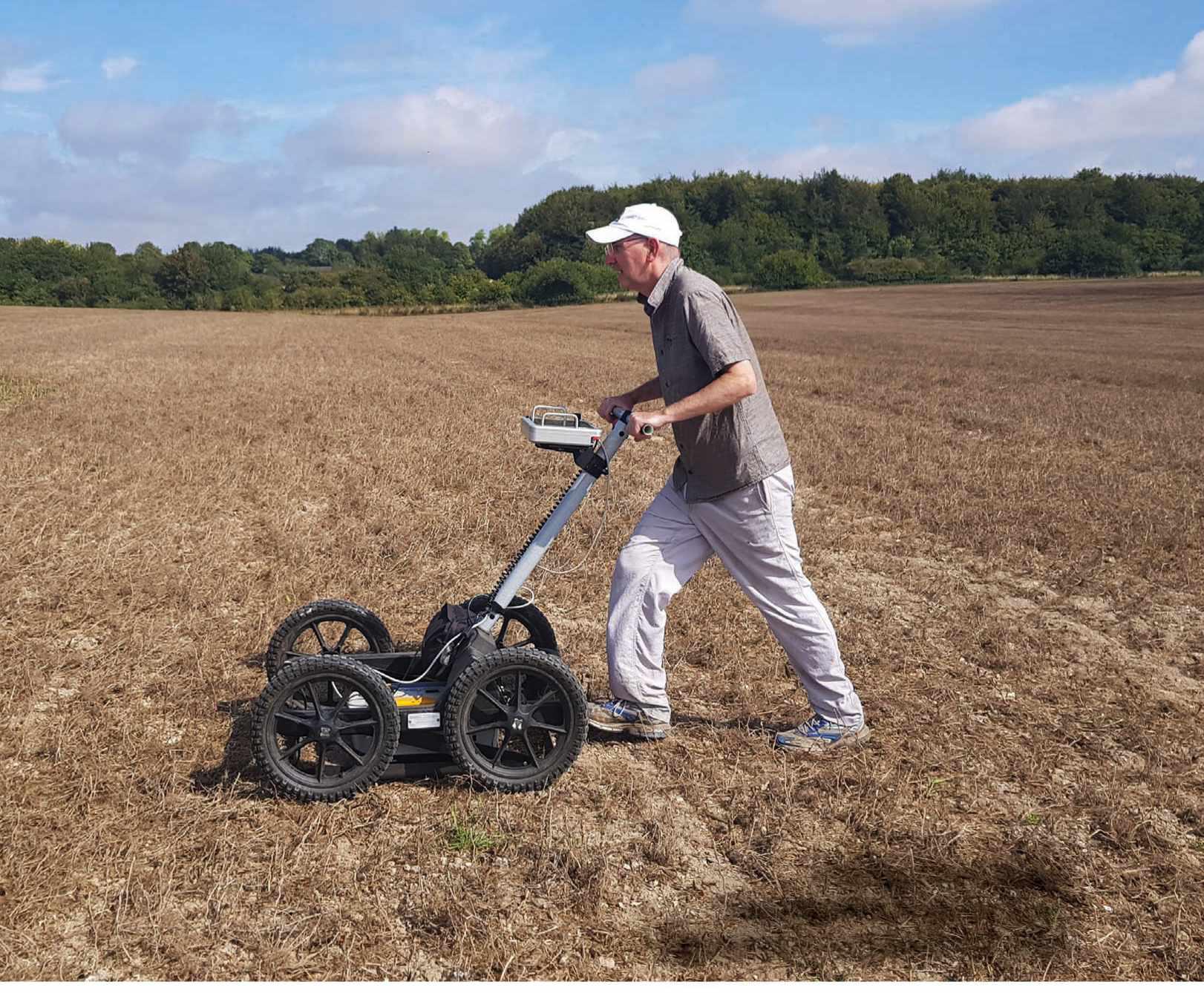 HUGE PREHISTORIC PITS REVEALED NEAR STONEHENGE | BBC Countryfile ...