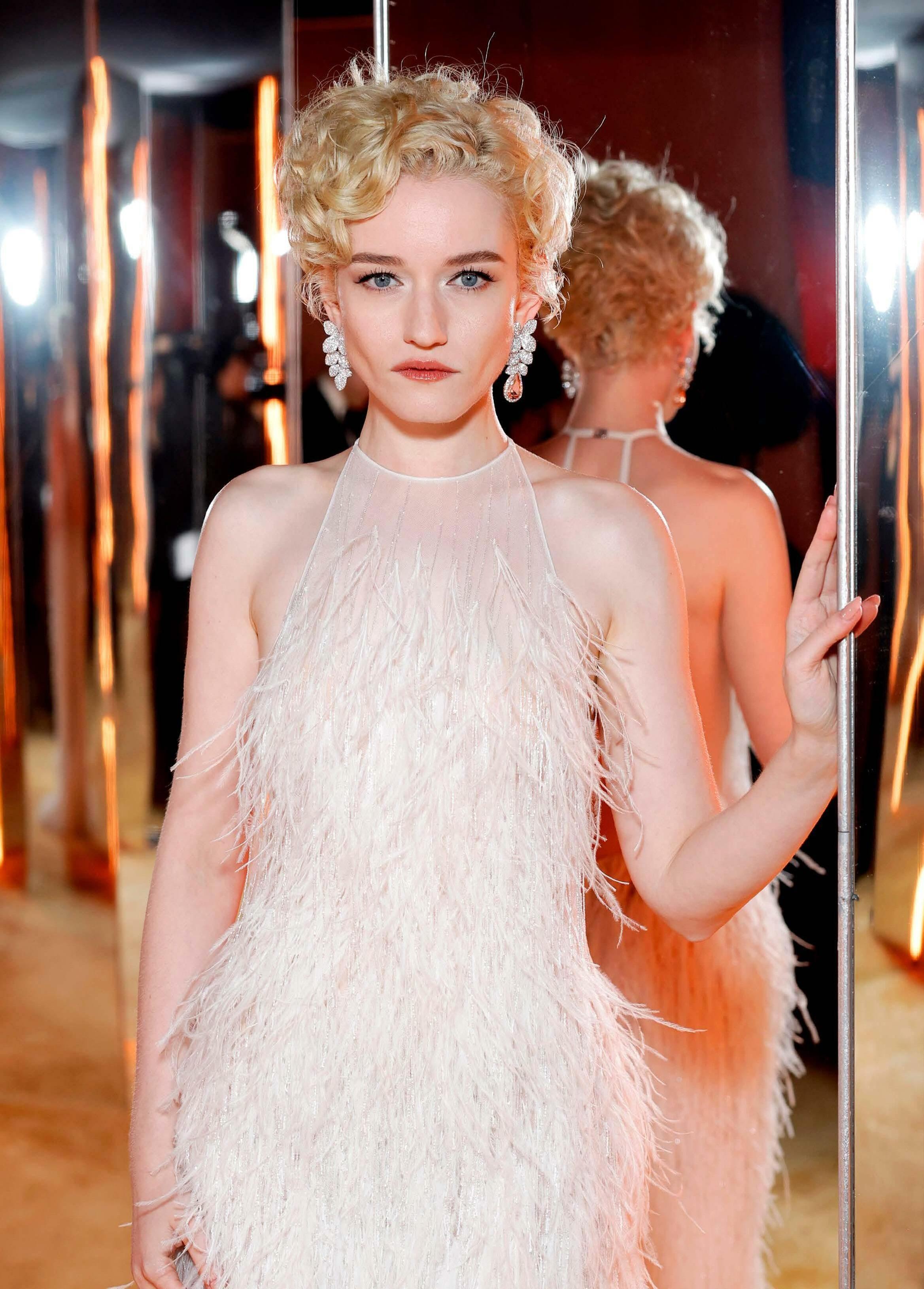 Julia Garner KILLER performance | WHO - celebrity - Read this story on ...