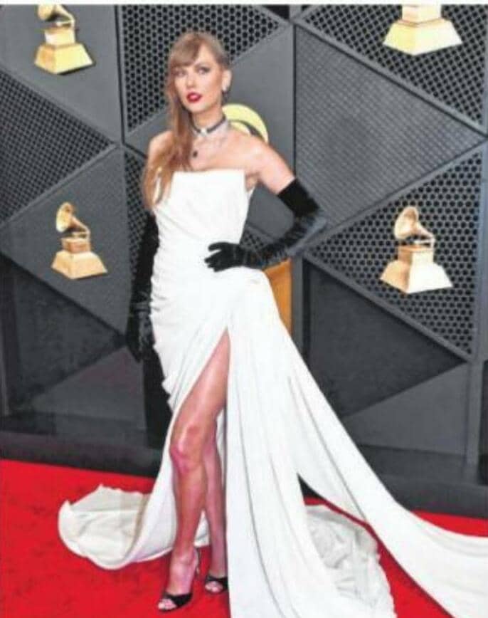 Taylor Swift Makes History At Grammys