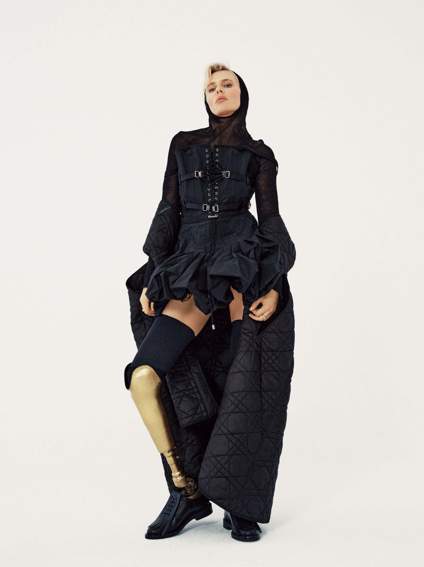 The Girl with the Golden Legs | ELLE Singapore - fashion - Read this ...