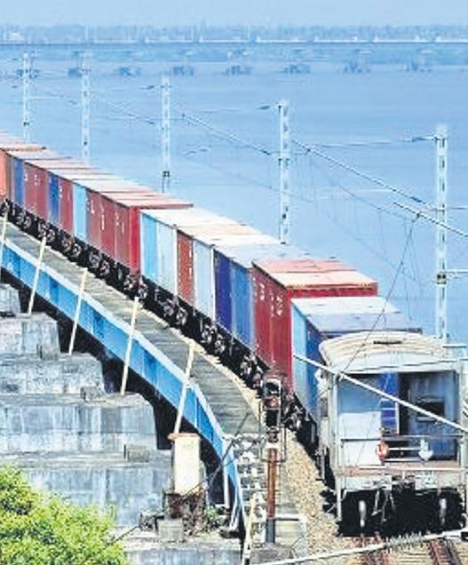 1st assured transit time container train between Delhi & Kolkata from ...