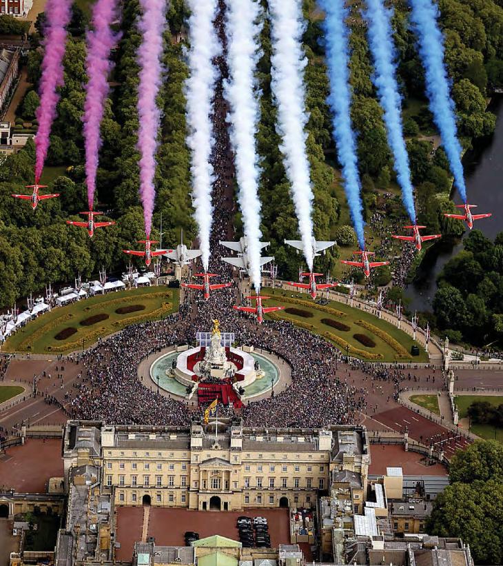 London parade's plane fantastic | Daily Star - newspaper - Read this ...
