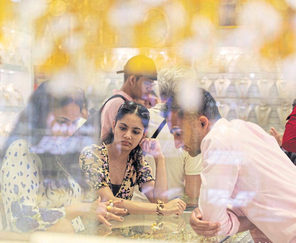 In Dubai’s Gold Souk, bullion’s record run bringing little joy | Bangkok Post - newspaper - Read ...