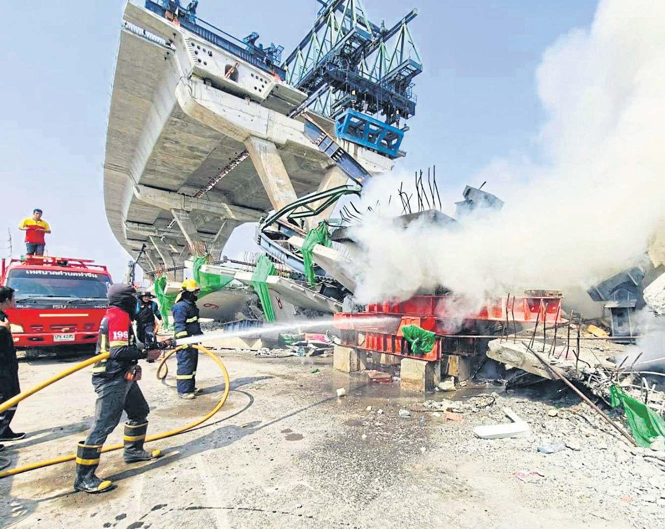 Fire at crane crash site sparks warning | Bangkok Post - newspaper ...
