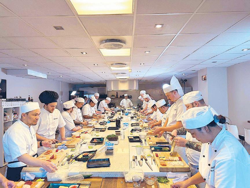 Chef Hirotoshi Ogawa Will Tell You Everything About Sushi - Read this story on Magzter.com