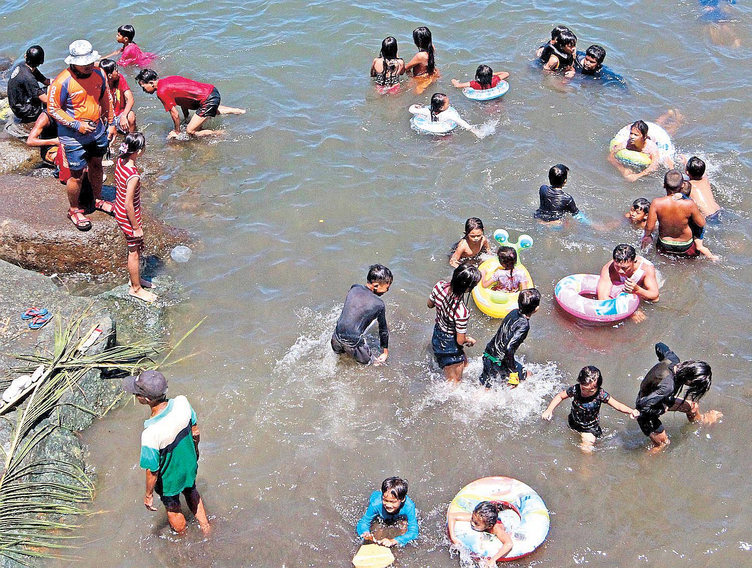 DOH reports 383 road accidents during Holy Week | The Philippine Star ...