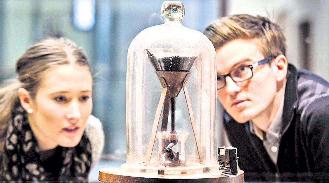 Pitch drop experiment keeps the world waiting | Orissa POST - newspaper ...