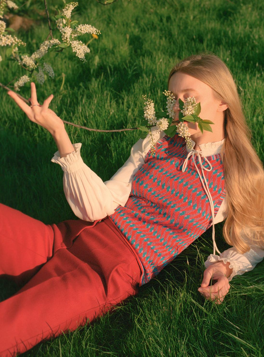 FLYING SOLO | Vogue Singapore - fashion - Read this story on Magzter.com