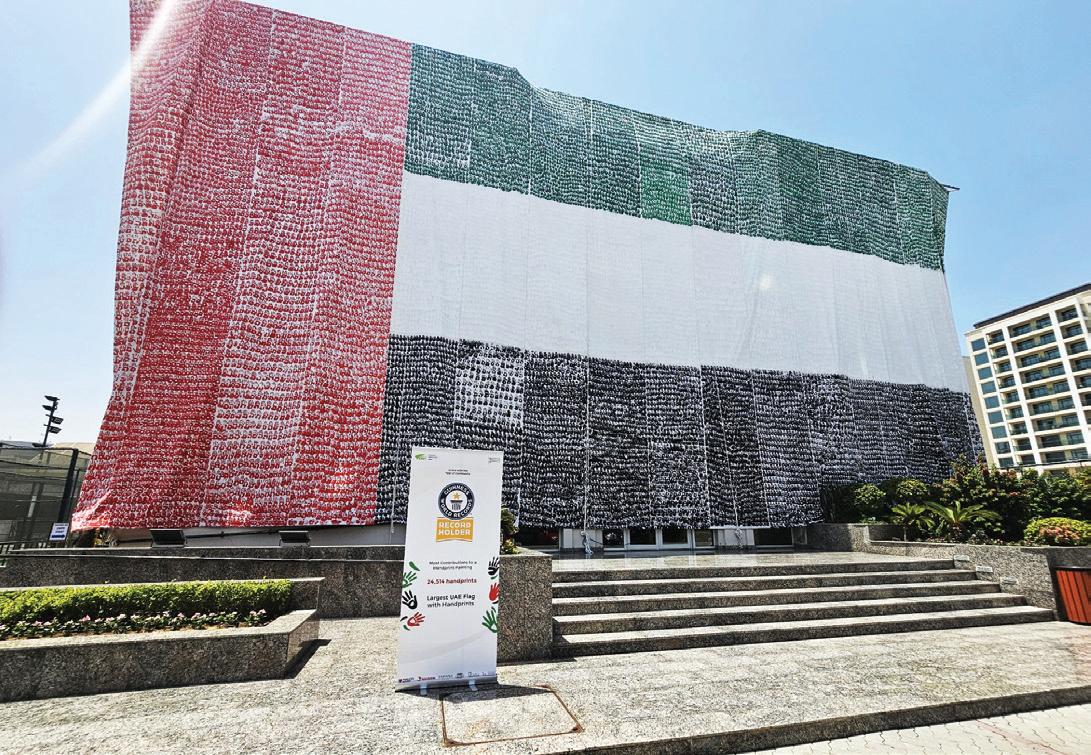 Largest handprint national flag wins Guinness record | Khaleej Times ...