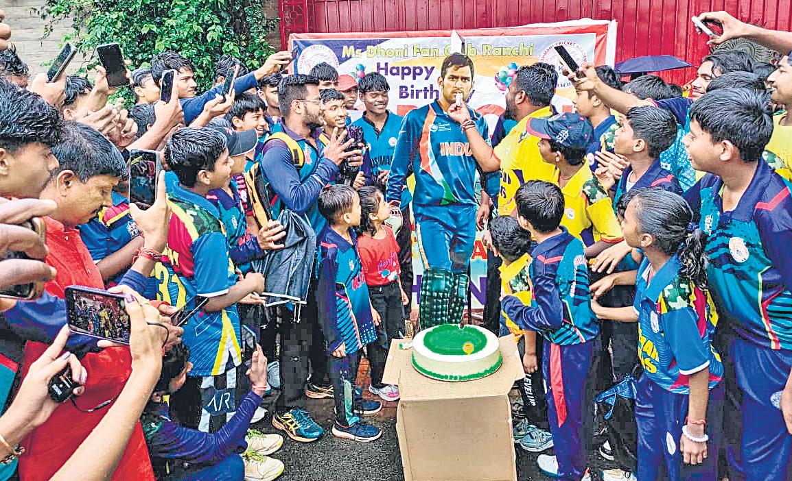 Captain Cool: Trademark MS Dhoni step to protect, monetise his legacy ...