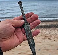 3,000 year old dagger on a beach | Irish Daily Star - newspaper - Read ...