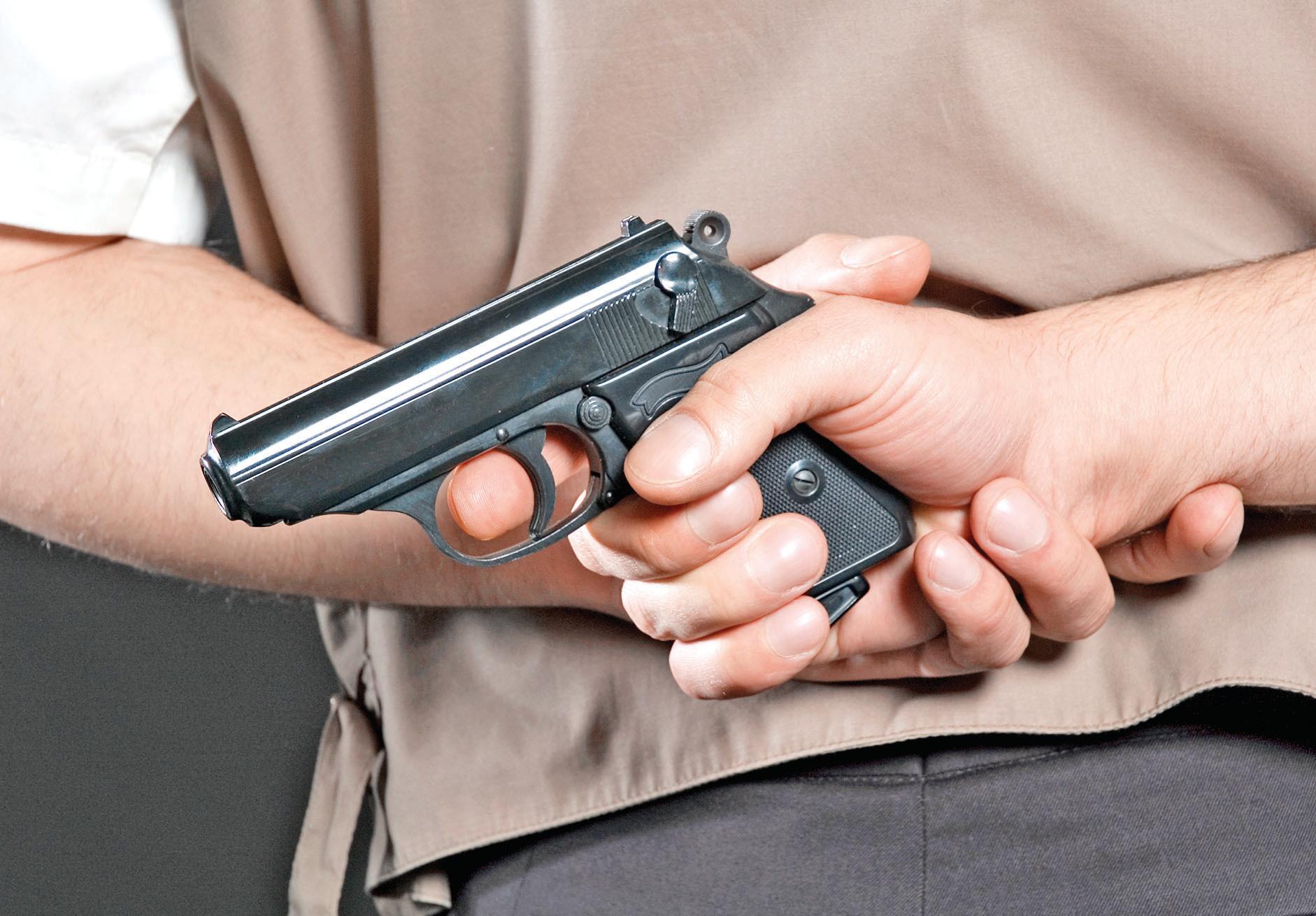 Fake cop, woman pull off Rs 1 crore honeytrap | Ahmedabad Mirror ...