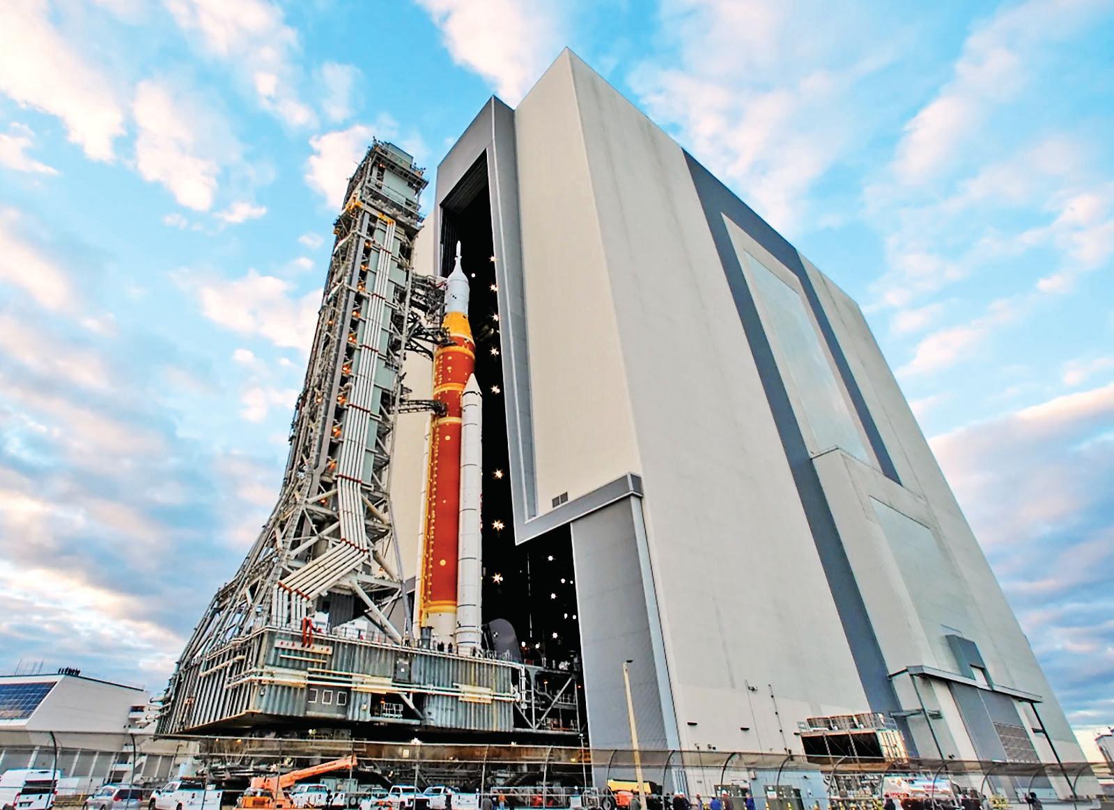 NASA's new moon rocket heads to launch pad | Ahmedabad Mirror ...