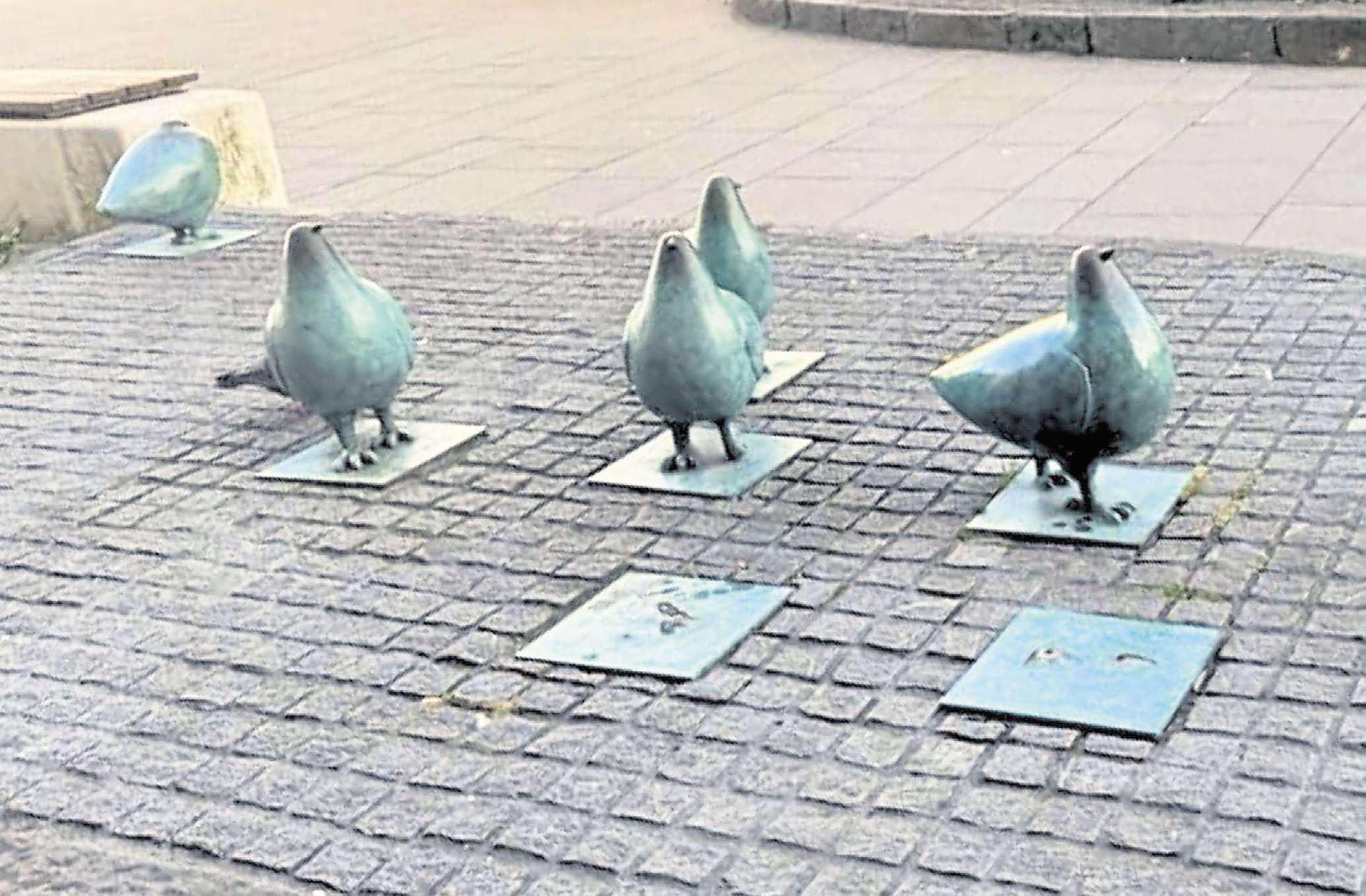 Beloved Elm Row pigeon statue goes missing for second time | Edinburgh ...