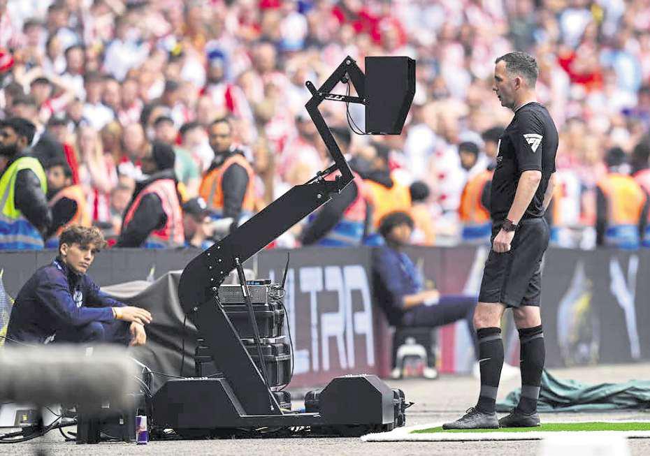VAR comes to Sunderland's rescue to keep them in game | Sunderland Echo ...