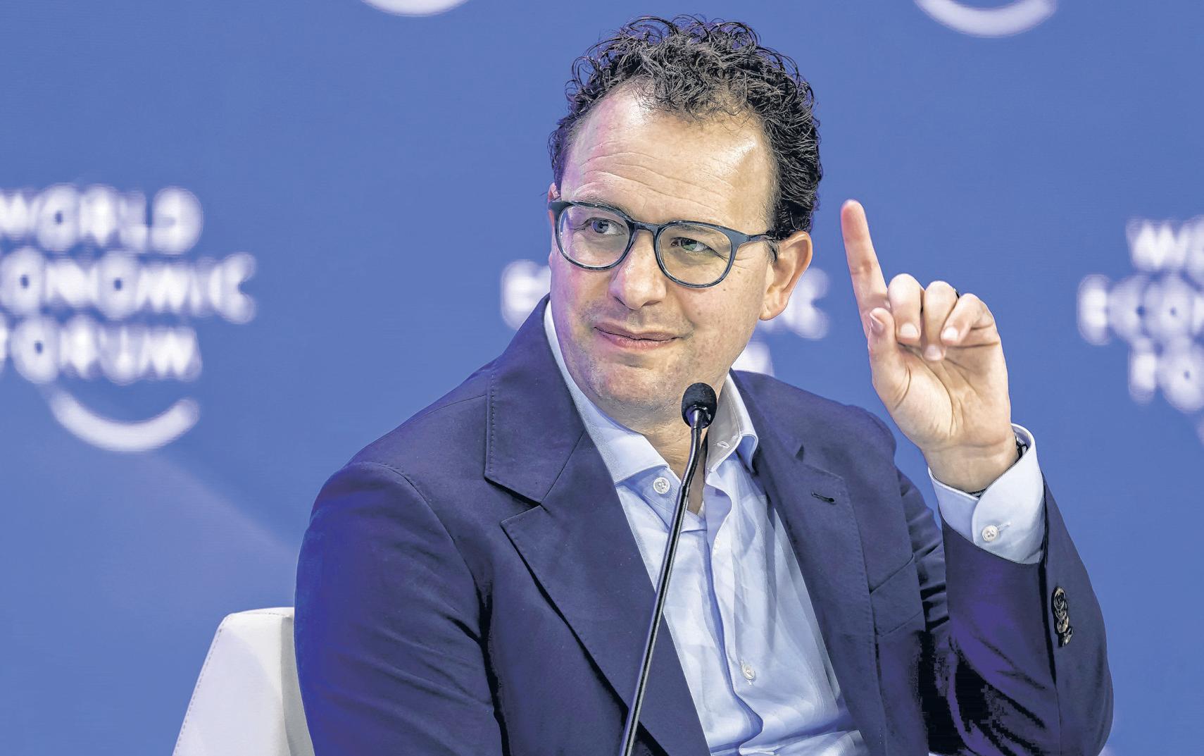 AI CEO Fights White House Over the Future of Technology | The Wall ...