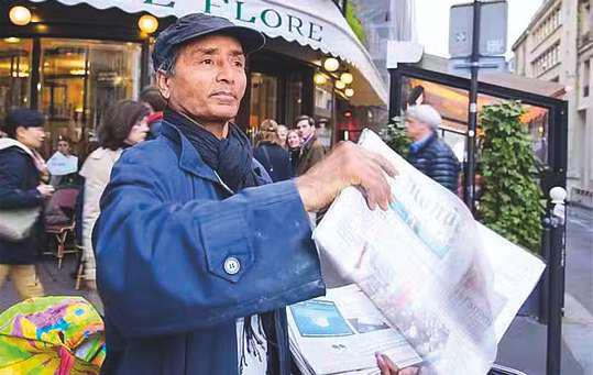 Pakistani newspaper seller makes headlines in Paris | Gulf News ...