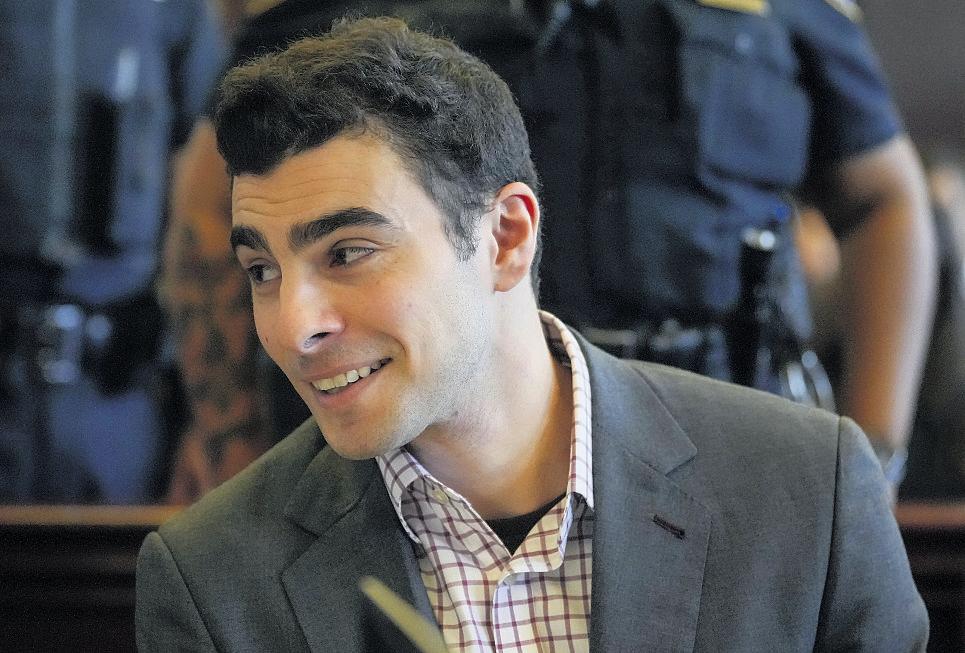 Fight over evidence in killing of healthcare CEO | Los Angeles Times ...