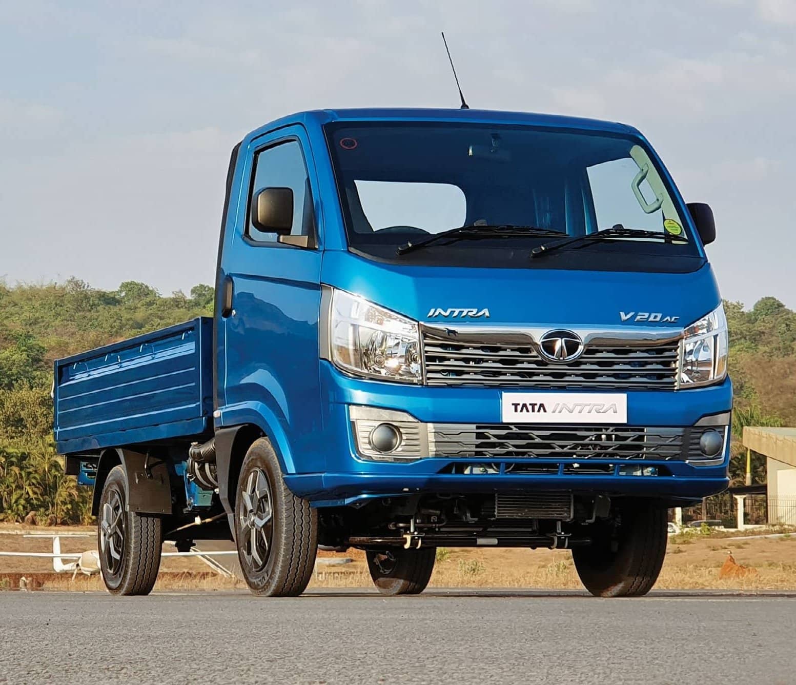 Tata Intra: Style & Comfort