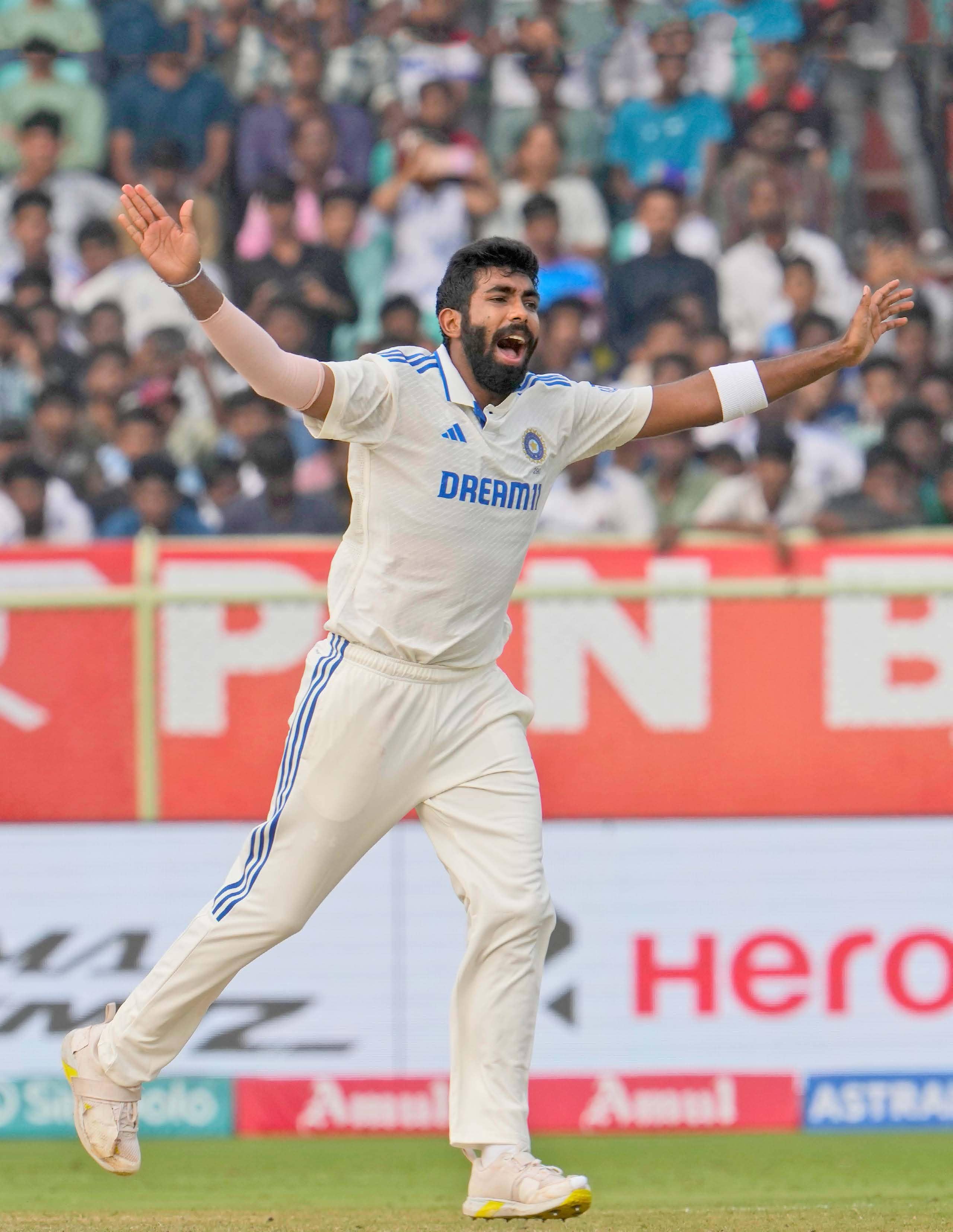 5 Best Bowling Spells Of Jasprit Bumrah In Test Cricket | Cricket Today ...
